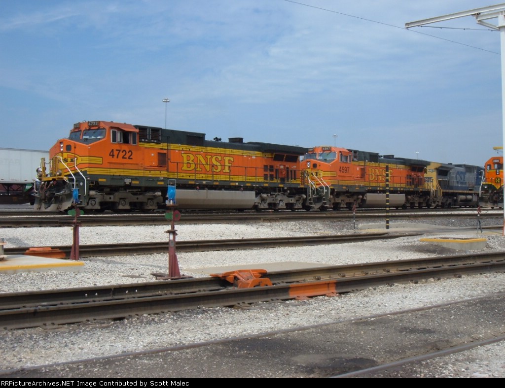 BNSF 4722 & 4597